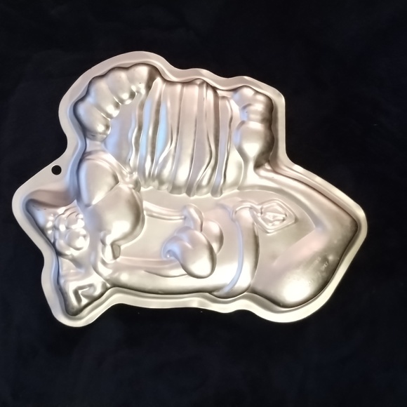 Wilton | Kitchen | Scooby Doo Cake Pan | Poshmark